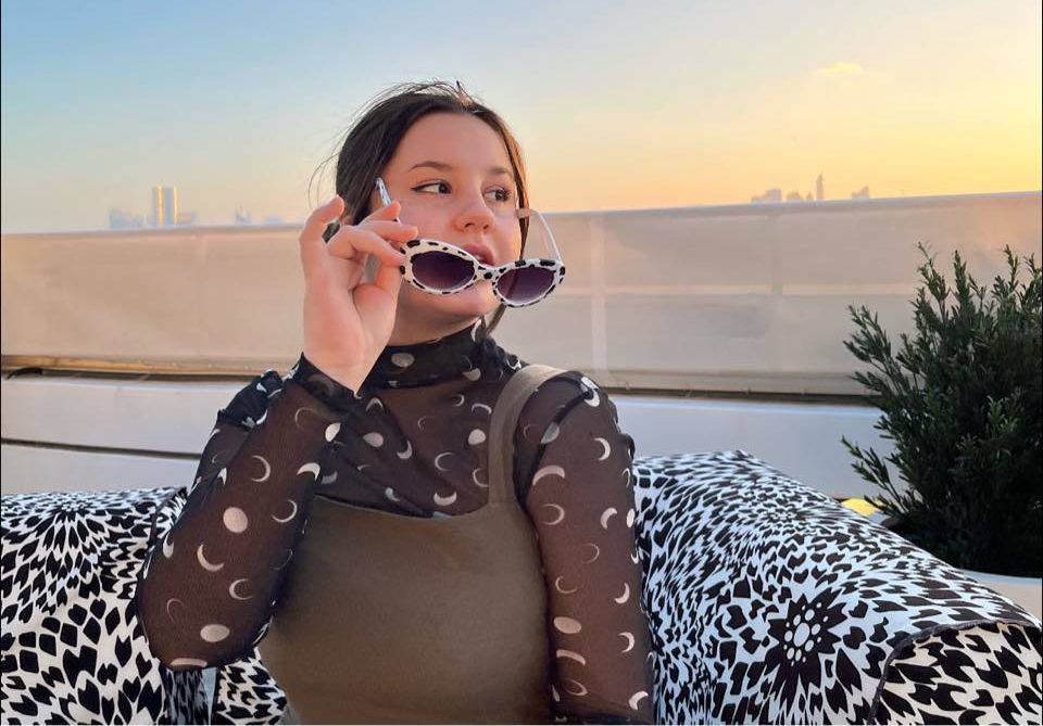 Makk Adri leénekel mindenkit | Középsuli.hu